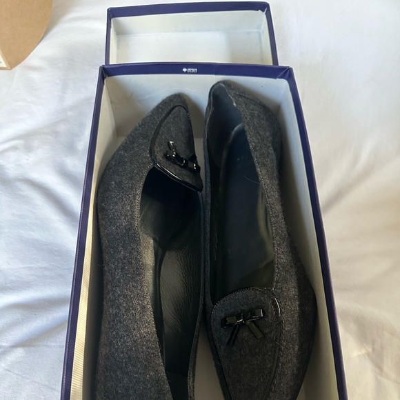 Stuart Weitzman | Shoes | Stewart Weitzman Gray Flannel Loafers Sz ...